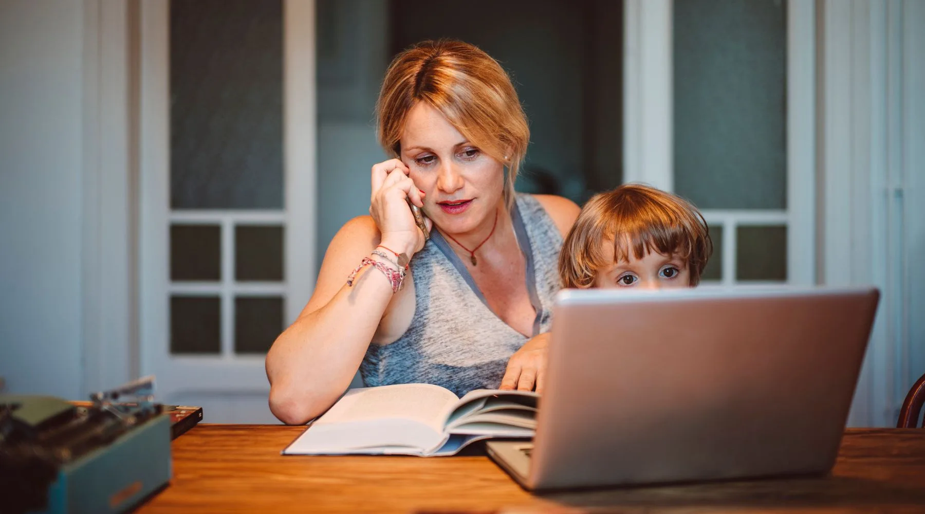 The digital divide: 49% of kids lack access to tech for school | finder ...