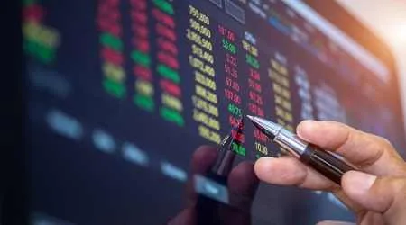 Financial sector stocks: Risks & how to buy | finder.com